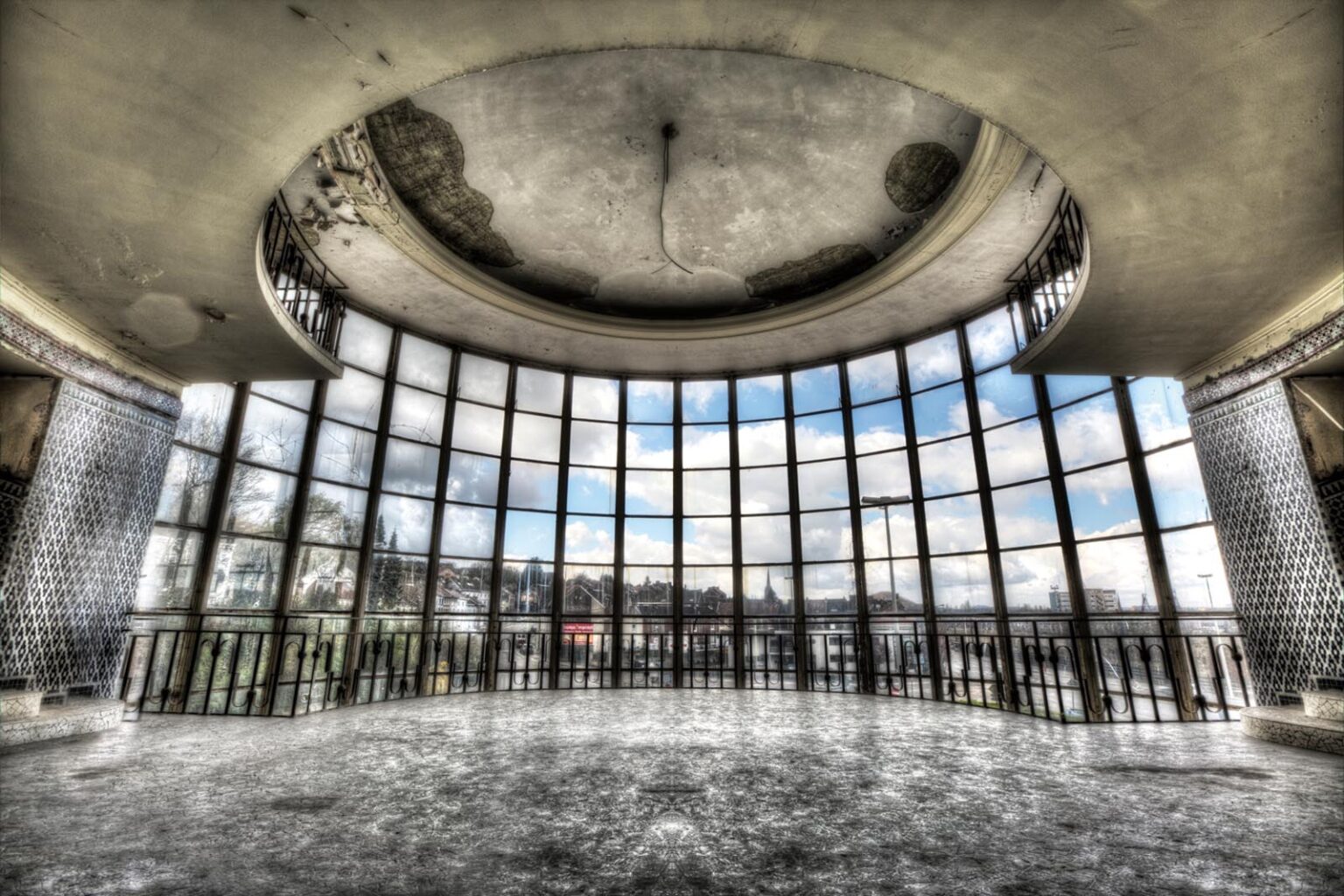 lost floor grow over with plants - Sandler Art