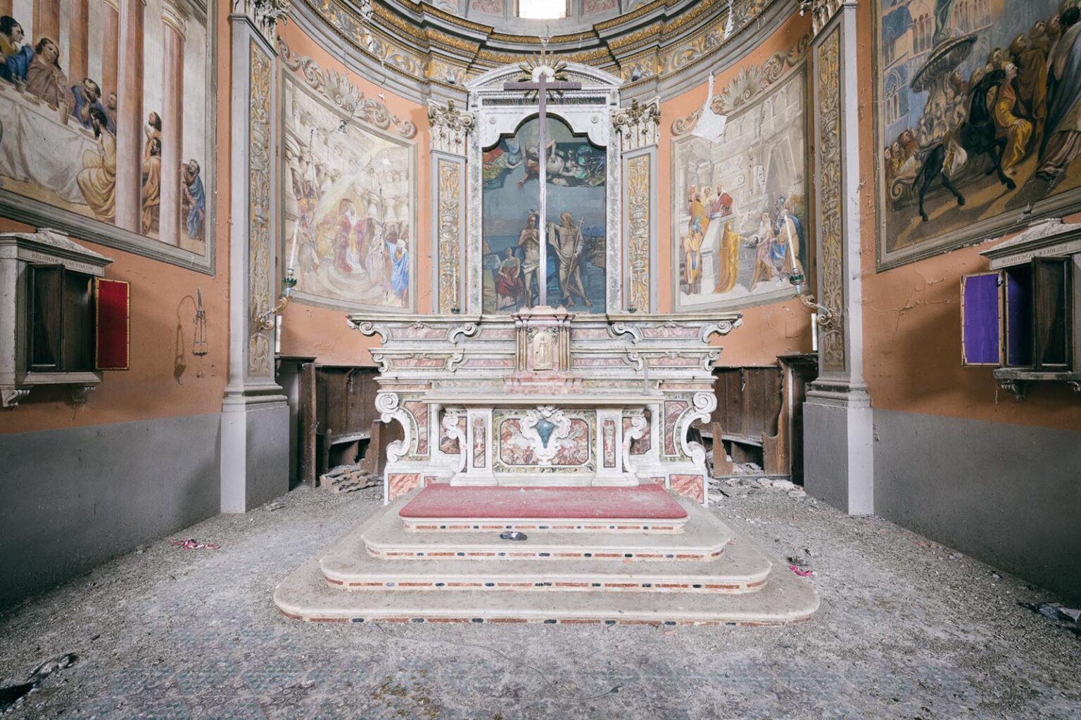 lost floor grow over with plants - Sandler Art