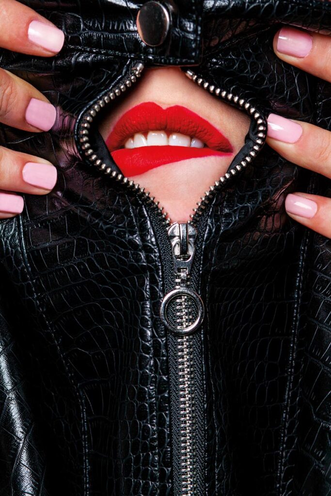 Cheeky lips in denim - Sandler Art